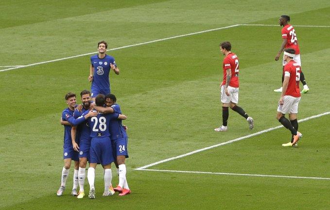 تشيلسي يهزم مانشستر يونايتد بثلاثية ويتأهل إلى نهائي كأس الاتح