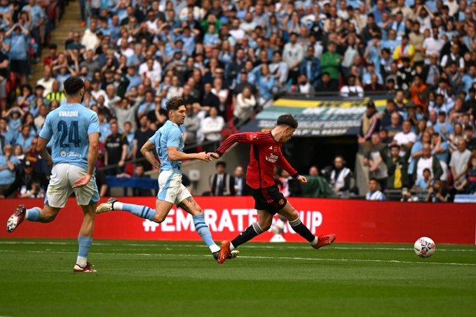 اليونايتد بطلا لكأس الاتحاد الإنجليزي بفوز مثير على السيتي
