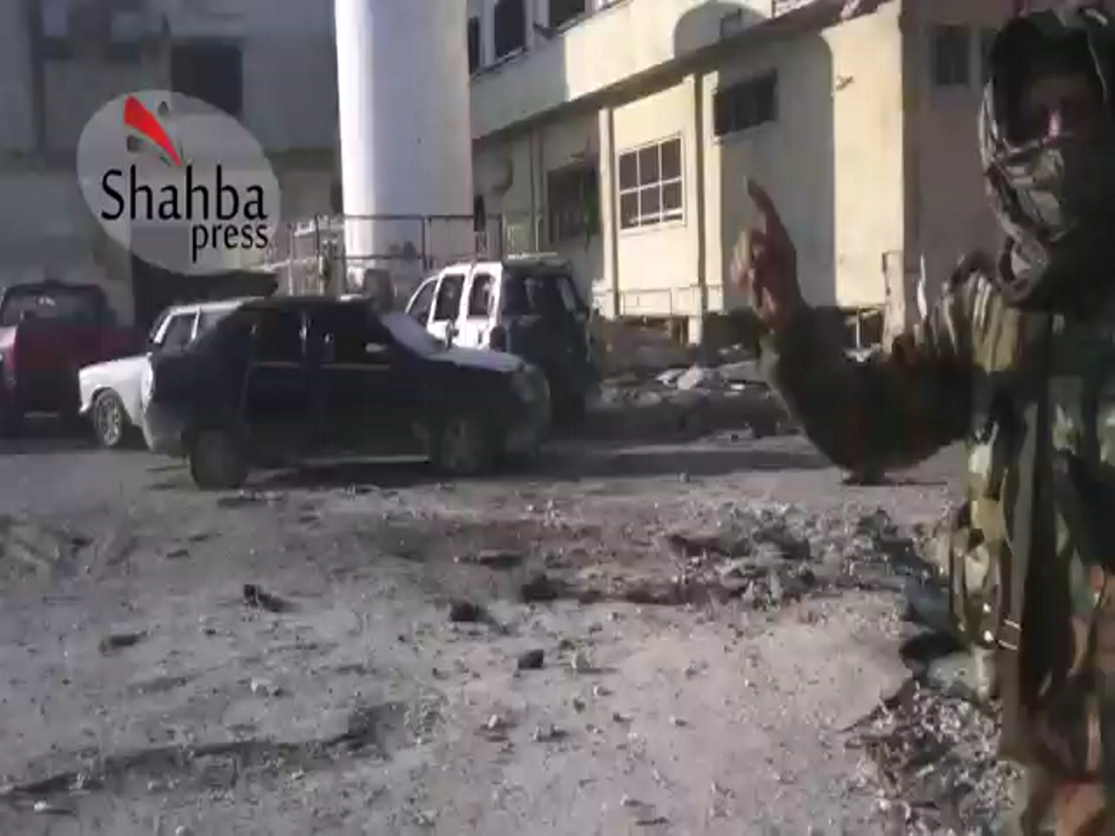 بالفيديو سقوط المقر الرئيسي لـ داعش في حلب بايدي مقاتلي المعار